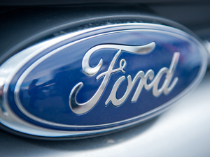 Engine shortage may push Ford to pause production - Canadian Auto Dealer