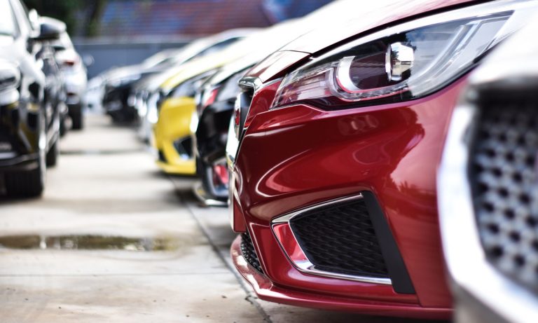 In a shifting market, hybrids and plug-ins hold their value best ...