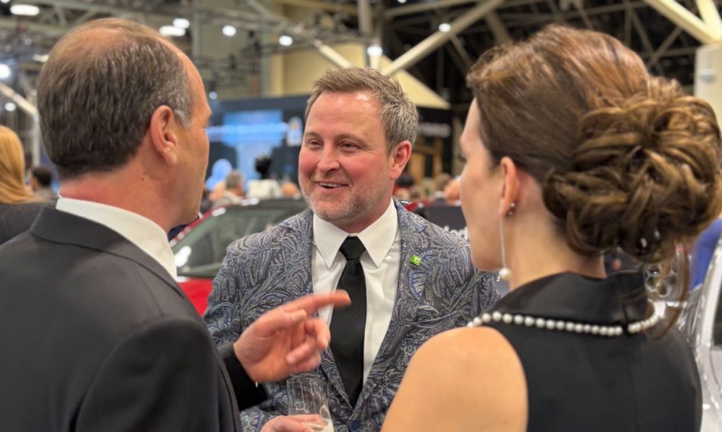 VIP Night brings auto industry together in style - Canadian Auto Dealer